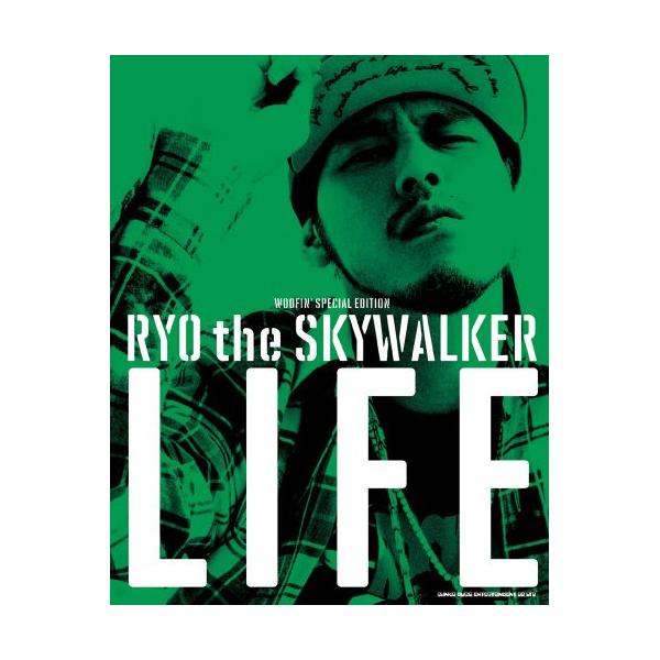 RYO the SKYWALKER LIFE(CD付)(音楽書)1 . ■地元・大阪と現在の拠点・東京で撮影したエクスクルーシヴ写真集/2 . ■インディ期~メジャー・デビュー後…と各年代の貴重フォトが満載/3 . ■対談!NG HEAD、...
