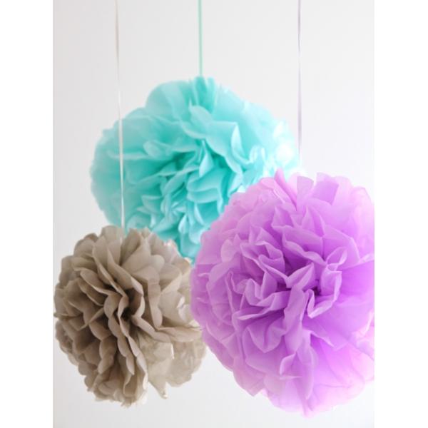 "イギリスTalking Tablesブランド。Decadent Decsシリーズのポンポンボール3枚セットです。海外のパーティーでよく見るポンポンを作る様のクシュ紙です。飾るだけでかわいいお部屋に。--------------------...