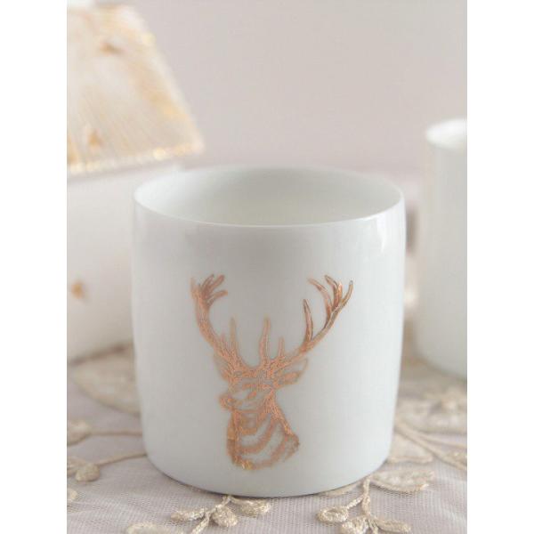 仕事から帰ってきた時に、ふっと目にとまるクリスマスグッズに癒される時間。子供のころのわくわくした気持ちを思い出しながら、大人になった自分にふさわしいものを選びたい、そんなふうに手に取っていただきたいシリーズです。 トナカイの模様がかわいいキ...