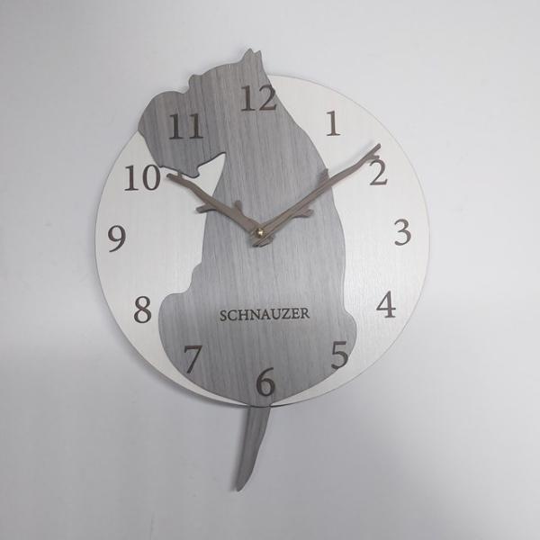はみだしワンちゃん（犬）振り子が尻尾、壁掛け時計シリーズ　職人が作る、手作りの壁掛け時計。もちろん日本製です。こちらの商品は1点1点手作りで作成します。ご注文を頂いてから、心を込めて作らせていただきますので、表記の通り多少お時間をいただきま...