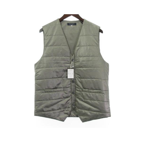 未使用品 センティネルディサイド SENTINEL DECIDE タグ付き 中綿ベスト カーキ 48 L ■GH メンズ【表記サイズ】48【実寸サイズ】身幅：50cm　着丈：68cm　　【素材】表地：ナイロン100％　裏地：ナイロン100％...