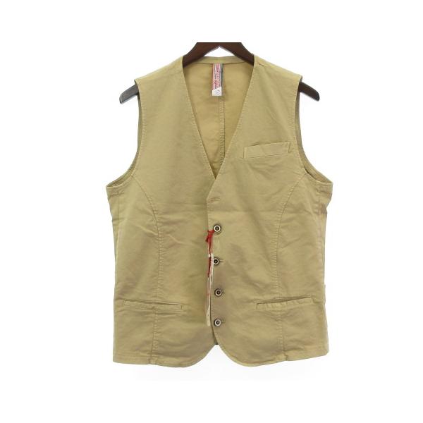 未使用品 オラツィオ ORAZIO タグ付き ベスト ジレ ベージュ 48 約L ■GH メンズ【表記サイズ】48【実寸サイズ】身幅：48cm　着丈：66.5cm　　【素材】コットン98％ エラスチン2％【色】ベージュ【状態】ボタンが一つ取...