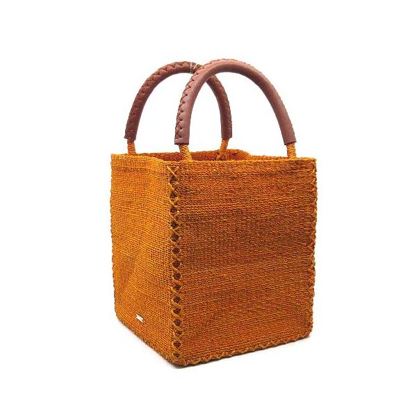 ユナイテッドアローズ UNITED ARROWS UWSC ABACA スクエア トートバッグ PVCポーチ付き オレンジ 【ブランド】ユナイテッドアローズ UNITED ARROWS【実寸サイズ】持ち手の長さ：26cm　ヨコ：20cm　タ...