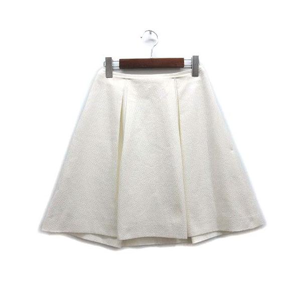 エポカ EPOCA 3D ジャガード スカート ミニ コットン ホワイト 白 38 レディース【ブランド】エポカ EPOCA【表記サイズ】38【実寸サイズ】ウエスト：64cm　ヒップ：106cm　スカート丈：48　cm　　【素材】表地 綿1...