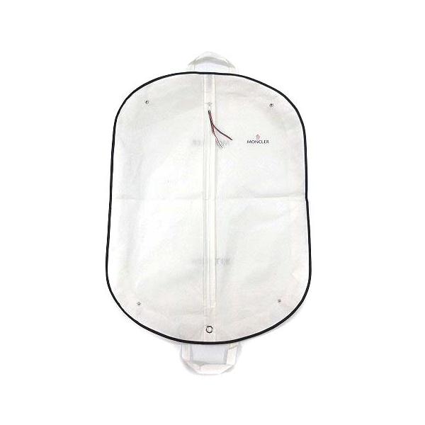 モンクレール MONCLER ガーメントカバー 衣装 衣類収納カバー ホワイト 90cm×64cm 【ブランド】モンクレール MONCLER【実寸サイズ】90cm×64cm　【色】ホワイト【状態】多少使用感がありますが、目立ったダメージはな...