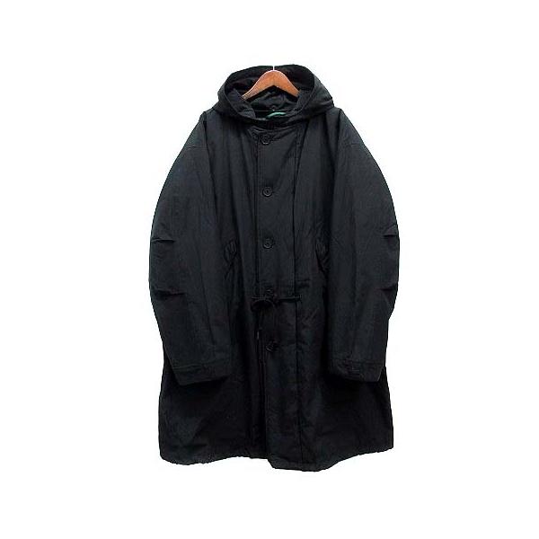 ラコステ LACOSTE オーバーサイズ ミリタリーコート 中綿 ブラック 黒 L BH009J メンズ【ブランド】ラコステ LACOSTE【表記サイズ】FR 52US L【実寸サイズ】肩幅：60cm　身幅：72cm　袖丈：62cm　着丈：...