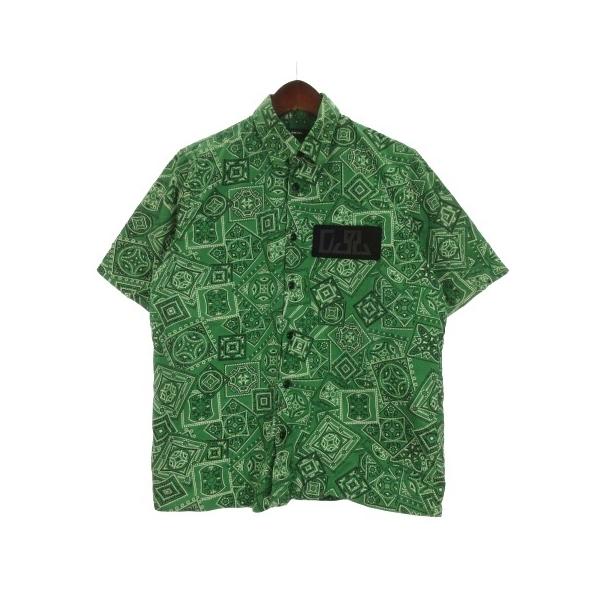 ディーゼル DIESEL バンダナ柄 シャツ 半袖 グリーン XS 251114E メンズ【ブランド】ディーゼル DIESEL【表記サイズ】XS【実寸サイズ】肩幅：41cm　身幅：52cm　着丈：66cm　袖丈：25cm　　【素材】綿100...