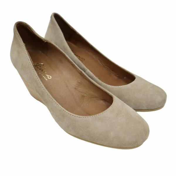 ガイモ GAIMO スエード ウェッジソール パンプス 36(23cm-23.5cm) BEIGE(ベージュ) 秋冬 レディース【ブランド】ガイモ GAIMO【表記サイズ】レディース:36(23cm-23.5cm)【実寸サイズ】ヒールの高さ...