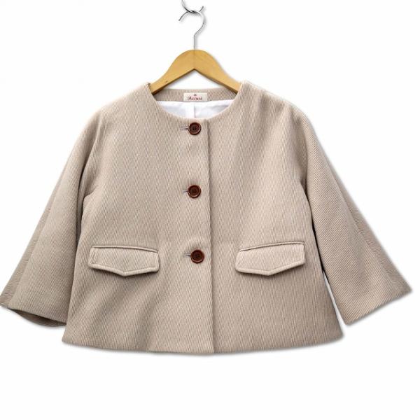 Accuse ウール アンゴラ ブレンド ノーカラー ジャケット ベージュ レディース【表記サイズ】表記なし実寸サイズを参考にしてください【実寸サイズ】肩幅：-cm　身幅：47cm　着丈：47cm　袖丈：26（脇下採寸）cm　　【素材】表地...