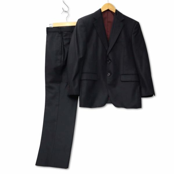 GULDY ウール ストライプ シングル スーツ ベスト ３点セット ブラック メンズ【表記サイズ】表記なし実寸サイズを参考にしてください【実寸サイズ】ジャケット 肩幅：43cm　ジャケット 身幅：47.5cm　ジャケット 袖丈：54cm　...