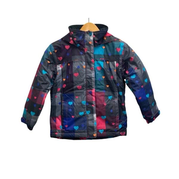 ロキシー ROXY スキーウェア WTISJ284 フード付き 防水加工 120 マルチカラー 総柄 キッズ【ブランド】ロキシー ROXY【表記サイズ】120【実寸サイズ】肩幅：37cm　身幅：43cm　着丈：49cm　袖丈：42cm　　【...