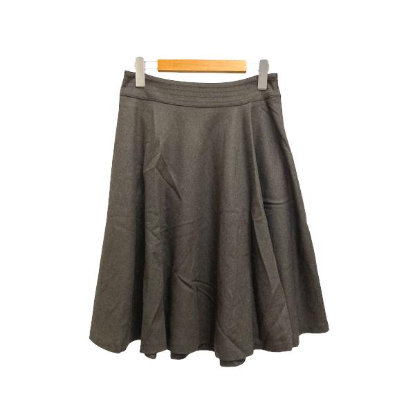 未使用品 フォッシィ FOSSI スカート フレア ウール混 膝丈 無地 40 茶 ダークブラウン レディース【表記サイズ】40【実寸サイズ】ウエスト：68cm　ヒップ：112cm　スカート丈：60.5cm　　【素材】毛95%、ポリウレタン...
