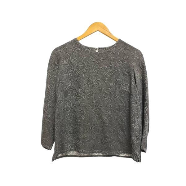 VITRAGE カットソー ジャガード 長袖 総柄 M ダークグレー  レディース【表記サイズ】M【実寸サイズ】肩幅：38cm　身幅：48cm　着丈：52cm　袖丈：47cm　　【素材】絹100%【色】ダークグレー　　※色に関してはこの出品...