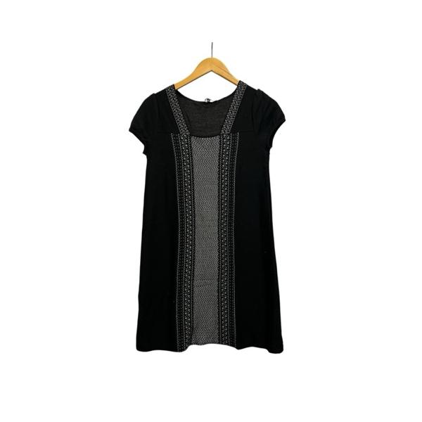 ローラアシュレイ LAURA ASHLEY チュニック 半袖 スクエアネック 総柄 ウール混 MDJ645J12 7 黒 ブラック グレー レディース【ブランド】ローラアシュレイ LAURA ASHLEY【表記サイズ】7【実寸サイズ】肩幅：...