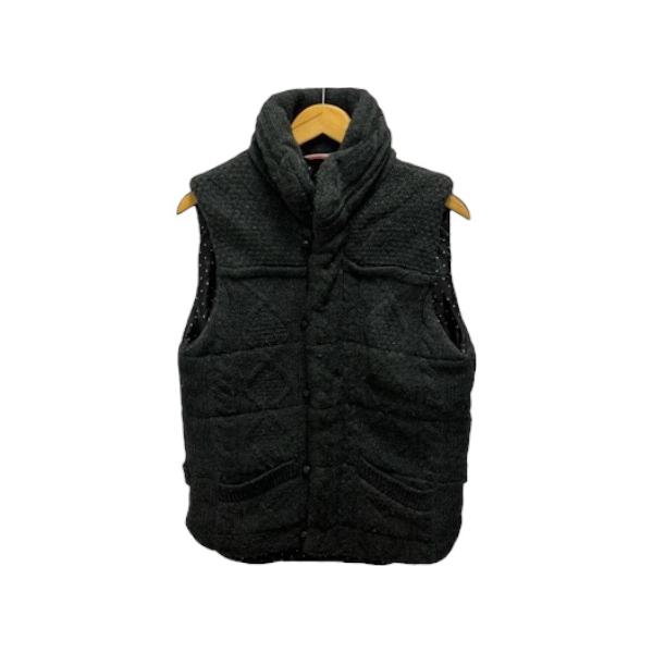 ヒアーズストリート HERES STREET ベスト アクリル混 無地 グレー メンズ【表記サイズ】グレー【実寸サイズ】身幅：76cm　着丈：48.5cm　　【素材】表地 アクリル70% 毛30%　中わた ポリエステル100%　裏地 ポリエ...