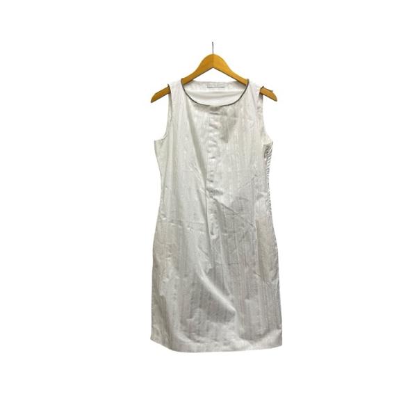 ファビアナフィリッピ FABIANA FILIPPI ワンピース ひざ丈 総柄 ビース装飾 コットン混 白 ホワイト レディース【ブランド】ファビアナフィリッピ FABIANA FILIPPI【表記サイズ】サイズ表記無し【実寸サイズ】身幅：...