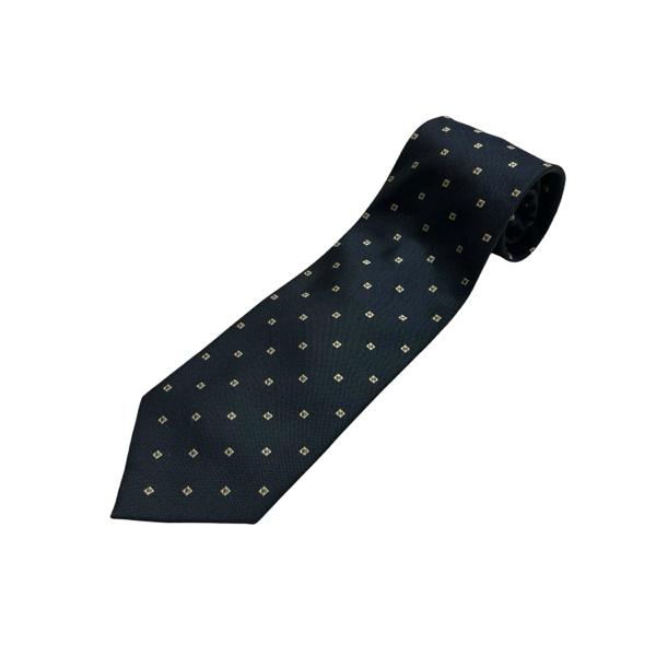 シンプルフレーズクラバット SIMPLE PHRASE CRAVAT ネクタイ レギュラータイ 総柄 絹 シルク 光沢 黒 ブラック ゴールド メンズ【実寸サイズ】大剣：8.9cm　全長：143.8cm　　【素材】SILK 100％【色】黒...