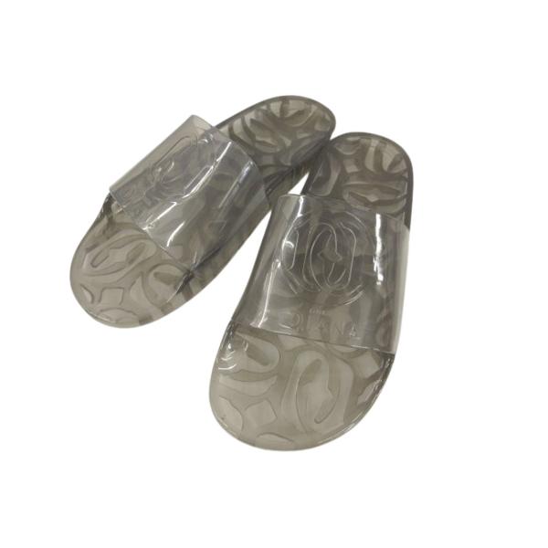 ダイアナ DIANA Happy Monograms Slide Sandals シャワーサンダル PVC 黒 グレー系 S 靴 シューズ レディース【ブランド】ダイアナ DIANA【表記サイズ】S【実寸サイズ】最大幅：9cm　アウトソール...