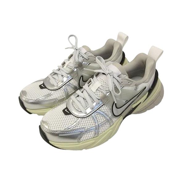 ナイキ NIKE V2K RUN FD0736-100 V2K ラン スニーカー 22.5cm シルバー シューズ 靴 レディース【ブランド】ナイキ NIKE【表記サイズ】22.5【実寸サイズ】最大幅：10cm　アウトソール：27cm　　【...