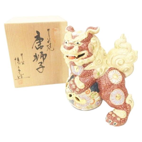 木箱付き 美品 唐獅子 九谷焼 工芸品 シーサー 置物 和風 茶 ブラウン その他【表記サイズ】高さ：23.5cm幅：約18cm【実寸サイズ】-　【素材】陶器【色】茶 ブラウン【仕様】シーサー 置物 工芸品【状態】使用感が少なく、かなり状態...
