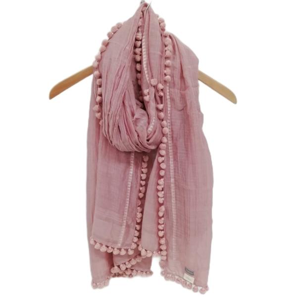 matta マッタ ストール 大判 シルク コットン ポンポン ピンク系 レディース【実寸サイズ】全長（フリンジ含まず）：202cm　幅：98cm　　【素材】シルク コットン【色】ピンク系【状態】茶色のシミが２か所ほどございます。　※全体的...