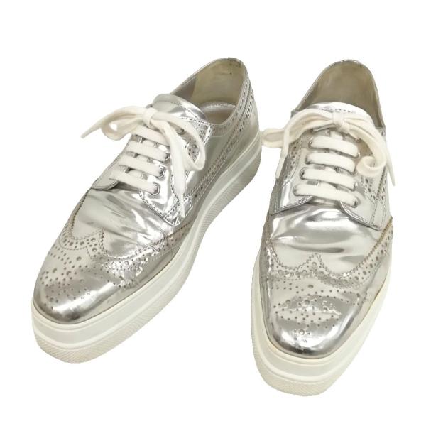 プラダ PRADA ウイングチップ レザー シューズ スニーカー プラットフォーム 厚底 38.5 シルバー レディース【ブランド】プラダ PRADA【表記サイズ】38.5・25.5cm相当（ブランドサイズ参考）【実寸サイズ】最大幅：9.5...