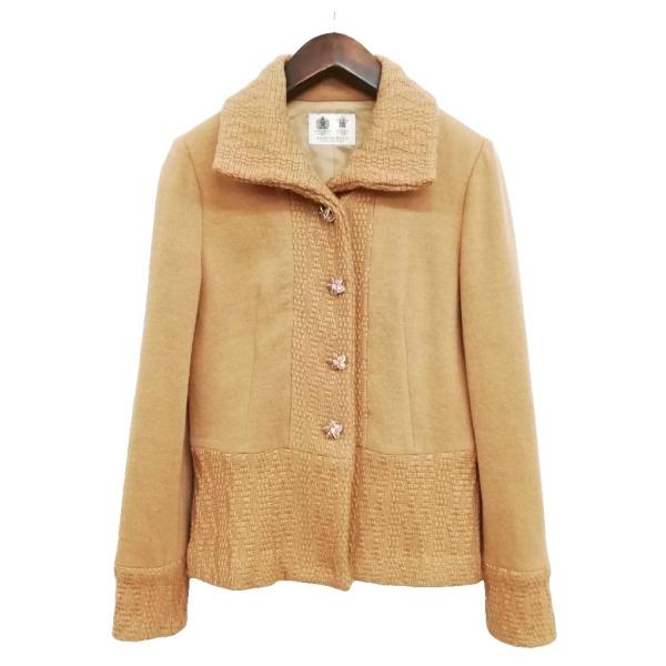 オースチン リード Austin Reed ビジューボタン ニット ジャケット 40 ベージュ キャメル レディース【ブランド】オースチン リード Austin Reed【表記サイズ】40【実寸サイズ】肩幅：39cm　身幅：48cm　着丈：...