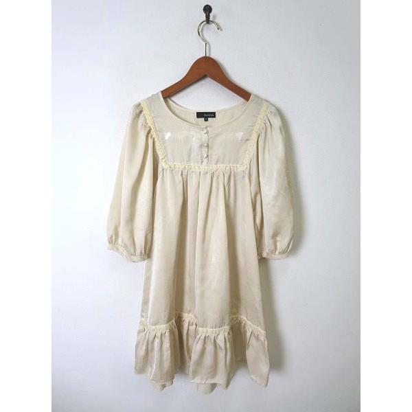 スプレマシー Supremacy ワンピース フレア サテン 7分袖 M ベージュ レディース【表記サイズ】2（Mサイズ位のサイズ感になります。）【実寸サイズ】肩幅：32cm　身幅：45cm　袖丈：40cm　総丈：76cm　　【素材】本体　...