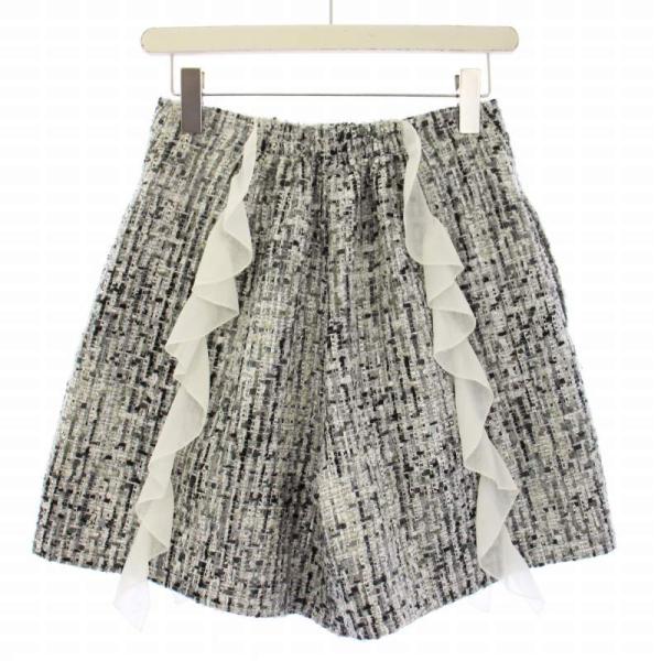チェスティ Chesty 23AW 20TH Elegance ツイードショートパンツ フリル 1 グレー 23L801. /TK レディース【ブランド】チェスティ Chesty【表記サイズ】1【実寸サイズ】ウエスト：62cm　もも幅：60...