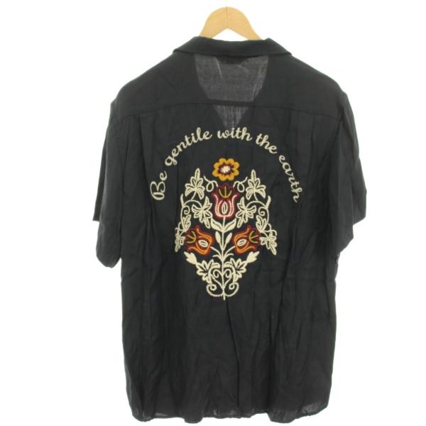 バルデ77 Varde77 オープンカラーシャツ カジュアルシャツ 3 紺 ネイビー 半袖 バック刺繍 /HN メンズ【ブランド】バルデ77 Varde77【表記サイズ】3【実寸サイズ】肩幅：44cm　身幅：50cm　着丈：69cm　袖丈：...