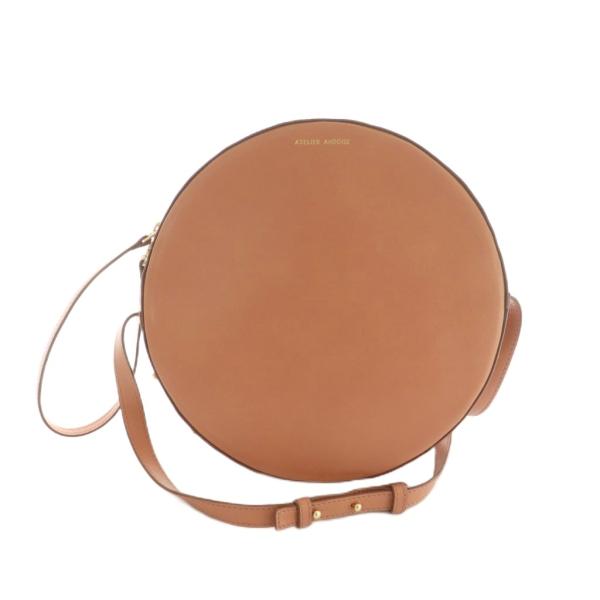 アトリエ アンボワーズ ATELIER AMBOISE ショルダーバッグ 円型 ピンクベージュ /MI レディース【表記サイズ】表記なし【実寸サイズ】持ち手の長さ：-cm　ヨコ：24.5cm　タテ：24.5cm　マチ：5cm　ショルダーの長...