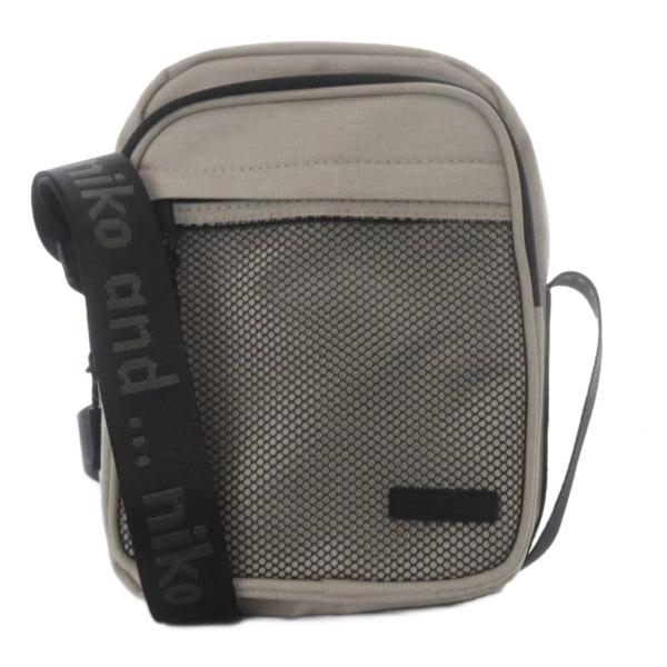 ニコアンド Niko and.. ショルダーバッグ ワンショルダー ナイロン ベージュ 黒 /YO23 レディース【ブランド】ニコアンド Niko and..【実寸サイズ】持ち手の長さ：-cm　ヨコ：15.5cm　タテ：19cm　マチ：6....