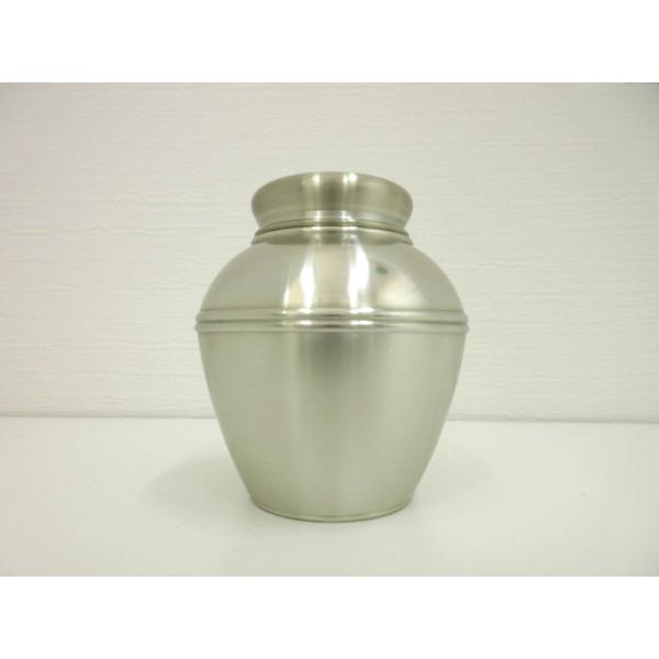 鍛栄造 純錫 茶壷 302g 茶道具 茶入 茶器 金属工芸品 共箱付 【実寸サイズ】幅7.9cm高さ9.1cm　重さ302g　※実寸サイズに関しては、この商品の出品者の平置きの状態で行っております。素材や縫製により多少誤差が生じる場合があり...