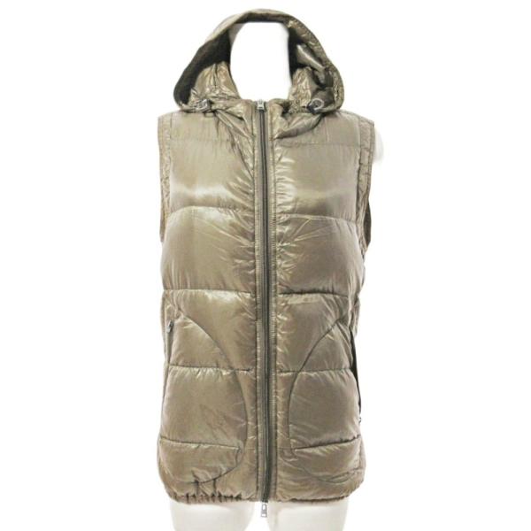 ヘルノ HERNO Bolla ダウンベスト ダウンジャケット 40 ベージュ レディース【ブランド】ヘルノ HERNO【表記サイズ】40【実寸サイズ】身幅：46cm　着丈：59cm　　【素材】ポリアミド100％ 中綿ダウン95％ フェザー...