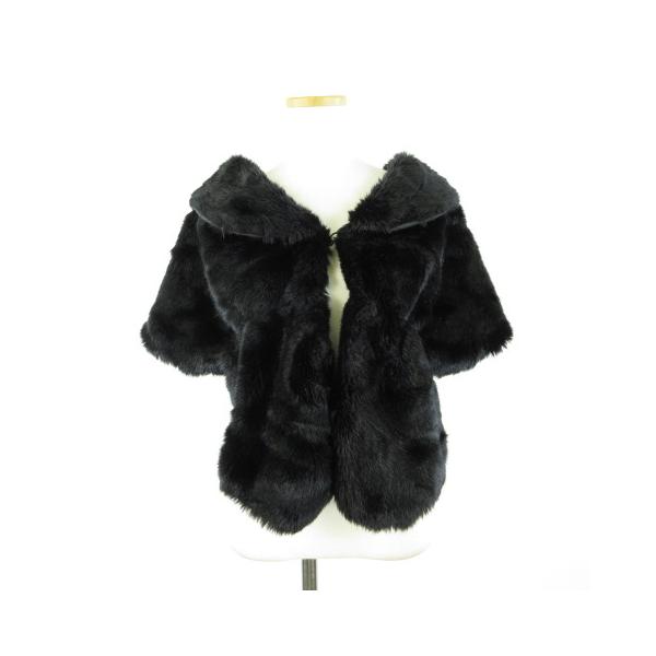 SHERAN ボレロ フェイクファー 黒 *T965 レディース【表記サイズ】表記はございませんが、M相当だと思われます。【実寸サイズ】着丈：28cm　ゆき丈：42cm　前身頃丈64cm　【素材】アクリル ポリエステル【色】黒【仕様】ホック...