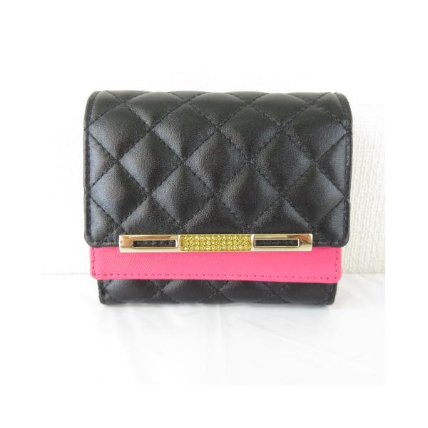 フロムビー FROMb 三つ折り財布 黒 ピンク *T590 レディース【実寸サイズ】ヨコ：11cm　タテ：10.5cm　マチ：4cm　　【色】黒×ピンク【仕様】お札入れ×2　小銭入れ×1　定期入れ×1　カードケース×6　その他ポケット×1...