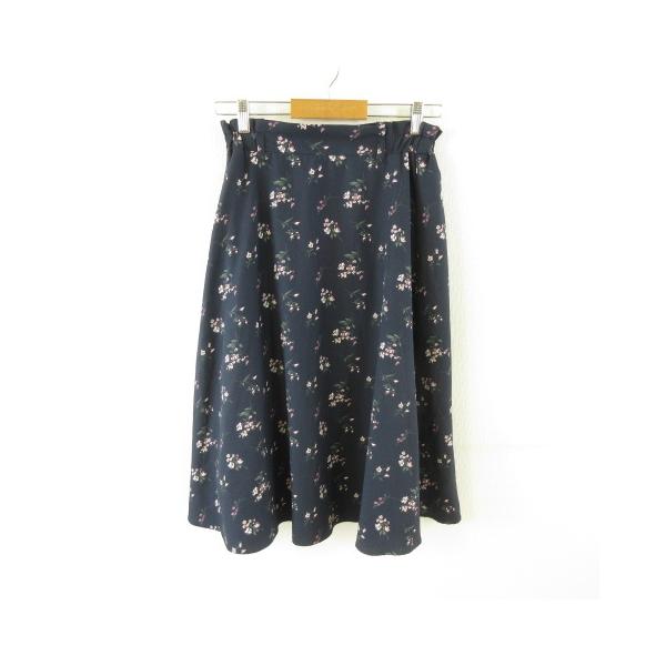 グラシア GLACIER スカート ミディ丈 フレア 花柄 紺 S *T754 レディース【ブランド】グラシア GLACIER【表記サイズ】S【実寸サイズ】ウエスト：60〜cm　ヒップ：100cm　スカート丈：71cm　　【素材】表地 ポリ...