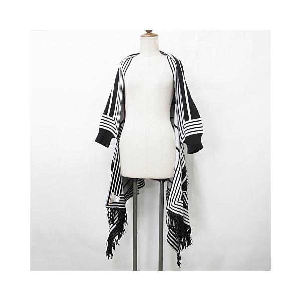 未使用品 je crois soi ポンチョ ニット 七分袖 ボーダー フリンジ 黒 白 ブラック ホワイト M-L レディース【表記サイズ】M-L【実寸サイズ】着丈：69cm　ゆき丈：60cm　　【素材】レーヨン 47％ ポリエステル 2...