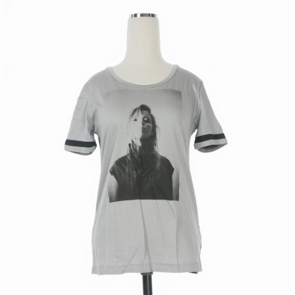 バジュラ bajra プリントTシャツ カットソー 半袖 2 グレー/ブラック 120FK46 レディース【ブランド】バジュラ bajra【表記サイズ】2【実寸サイズ】肩幅：39cm　身幅：43cm　着丈：56cm　袖丈：19cm　　【素材...