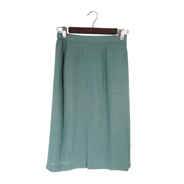 アデンダ Addenda アデンダ Addenda スカート ひざ丈 サイドスリット 裏地付き グリーン QQQ レディース【ブランド】アデンダ Addenda【表記サイズ】記載なしのため実寸サイズをご参照下さい。【実寸サイズ】ウエスト：6...