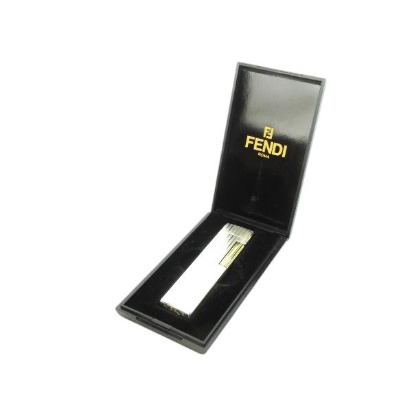 フェンディ FENDI ジャンク品 ガスライター 喫煙具 FFロゴ ストライプ ローラー式 シルバーカラー 銀色 /CK33 ■GY18 メンズ レディース【ブランド】フェンディ FENDI【表記サイズ】サイズ表記なし(実寸サイズをご覧くだ...