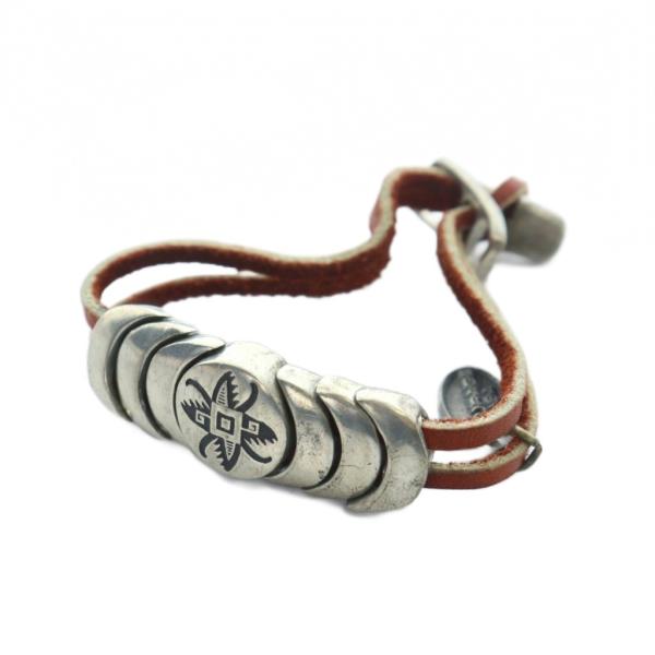 courage usa カレッジ ユーエスエー ブレスレット アクセサリー バングル ロゴ シルバー色 赤 レッド ■GY11 /MQ メンズ【表記サイズ】なし【実寸サイズ】幅：約1.6cm　手首周り：約20cm　　【素材】※詳細不明のため...