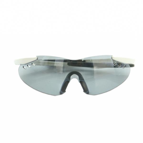 レイバン RAY BAN XRAYS サングラス 眼鏡 スポーツサングラス 白 /MI ■GY18 ユニセックス メンズ レディース【ブランド】レイバン RAY BAN【表記サイズ】表記なし【実寸サイズ】レンズの大きさ：4.5×16cm　フ...