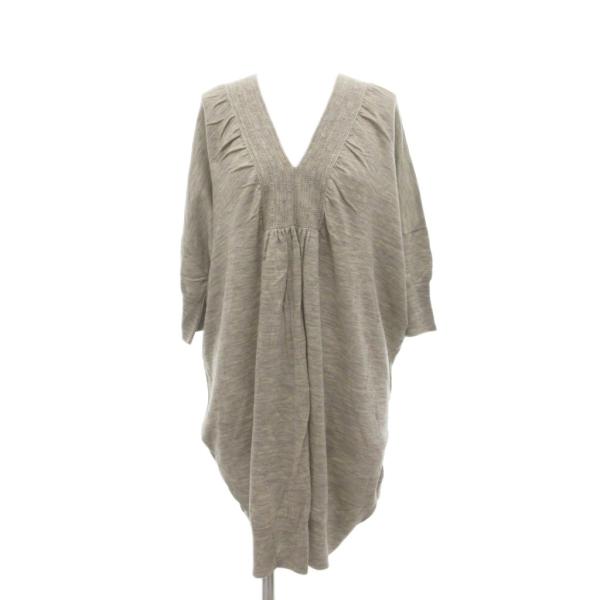 未使用品 ズッカ zucca ニットチュニック ウール グレー系 Vネック /UO レディース【ブランド】ズッカ zucca【表記サイズ】サイズ表記なし(実寸サイズをご参考ください。)【実寸サイズ】身幅：72cm　着丈：76cm　ゆき丈：5...