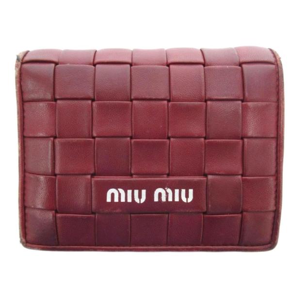 ミュウミュウ miumiu コンパクトウォレット 財布 編み込み 二つ折り 赤 レッド 5MV204 /UO レディース【ブランド】ミュウミュウ miumiu【実寸サイズ】ヨコ：11cm　タテ：9cm　マチ：2cm　　【色】赤 レッド 【仕...