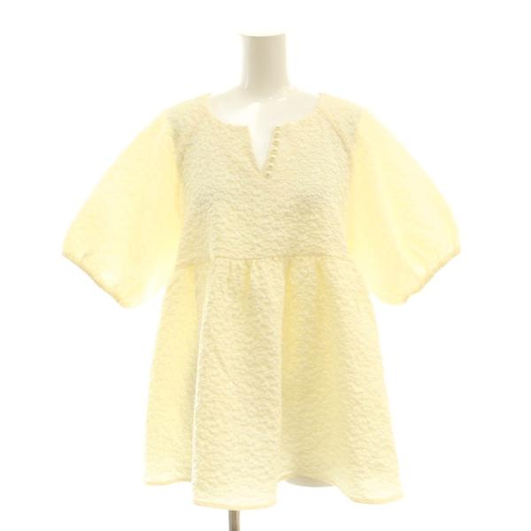 セゾンドパピヨン SAISON DE PAPILLON フクレジャガード生地キーネックブラウス 半袖 プルオーバー オフホワイト【表記サイズ】サイズの記載なし【実寸サイズ】身幅：47cm　着丈：63.5cm　ゆき丈：43.5cm　　【素材】...