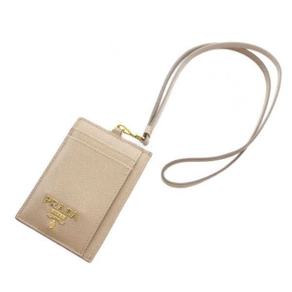 プラダ PRADA ネックホルダー パスケース レザー ベージュピンク 1MC074 /MI ■OS ■OH レディース【ブランド】プラダ PRADA【表記サイズ】表記なし【実寸サイズ】ヨコ：8cm　タテ：11.3cm　マチ：1cm　ストラ...