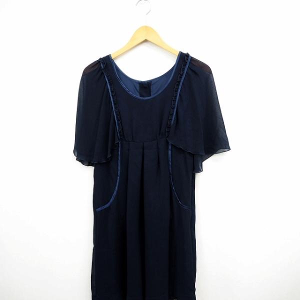 オピュール Oppure ワンピース 無地 フリル ボタン 丸首 ひざ丈 五分袖 ネイビー 紺 /MT29 レディース【ブランド】オピュール Oppure【表記サイズ】記載なし、実寸サイズをご確認ください。【実寸サイズ】肩幅：約27cm　身...