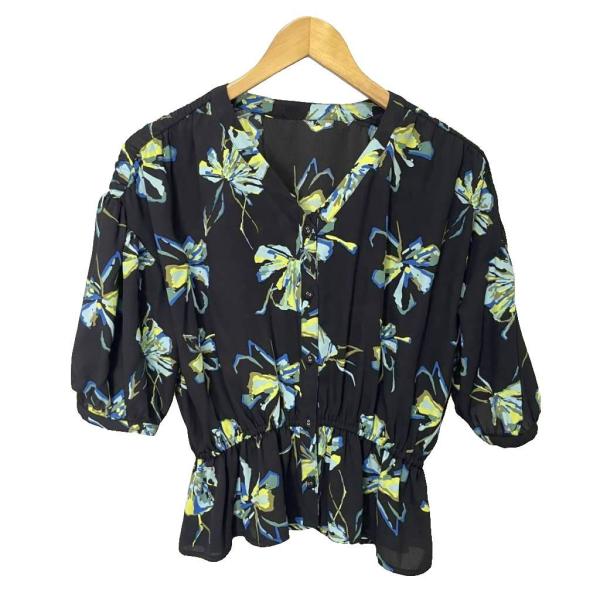 シーズンスタイルラボ SEASON STYLE LAB シャツ ブラウス 総柄 Vネック 半袖 38 ブラック マルチカラー 【表記サイズ】38【実寸サイズ】肩幅：58cm　身幅：60cm　着丈：55cm　袖丈：27cm　　【素材】ポリエス...