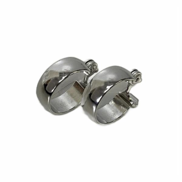 MONET モネ イヤーカフ イヤリング ピアス シルバーカラー ■GY99 レディース【実寸サイズ】タテ 1.8ｃｍ　ヨコ　1.8ｃｍ　【色】シルバーカラー【状態】・多少のスレあり　その他に目立ったダメージはなく、問題なくご使用いただける...